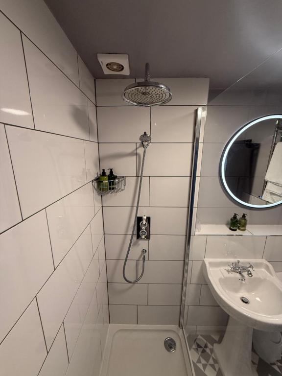 The New Inn Heckfield, Hook (updated prices 2025)