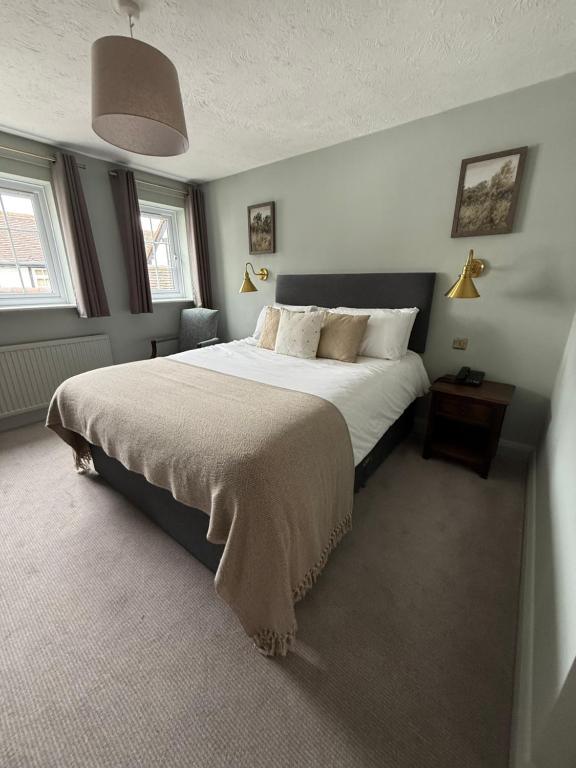 The New Inn Heckfield, Hook (updated prices 2025)