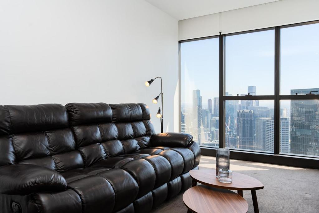 Sky Pool 2B Next to Crown Prima Tower, Melbourne (updated prices 2025)