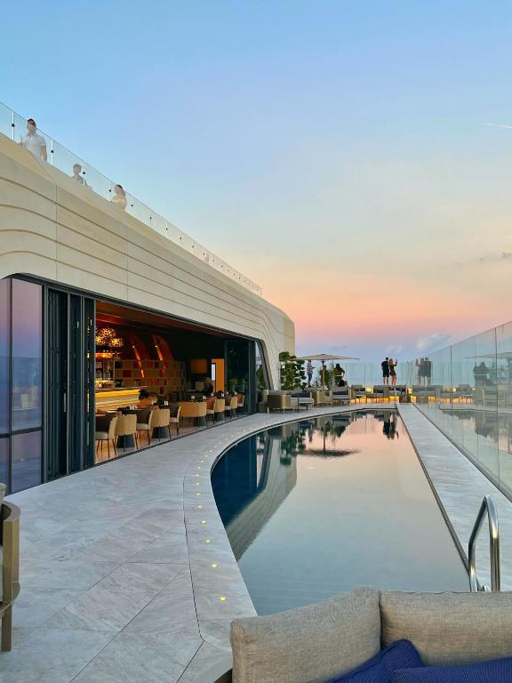 24th Floor Sea View Apart-Hotel in Mercury Tower St Julians, St Julian ...