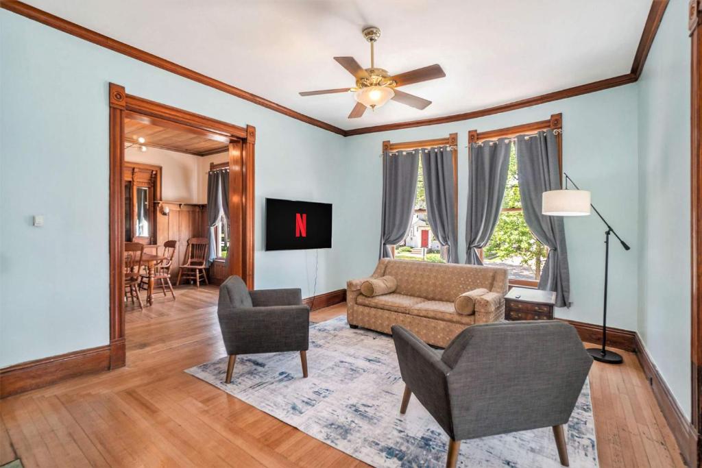 Grand Harbor Apartments Unit 1 - 200, Grand Haven (updated prices 2026)