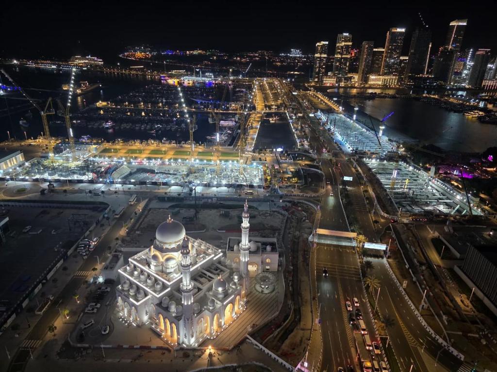 28 - Dubai Deluxe - Your Perfect 2BR Stay Awaits in Princess Tower ...