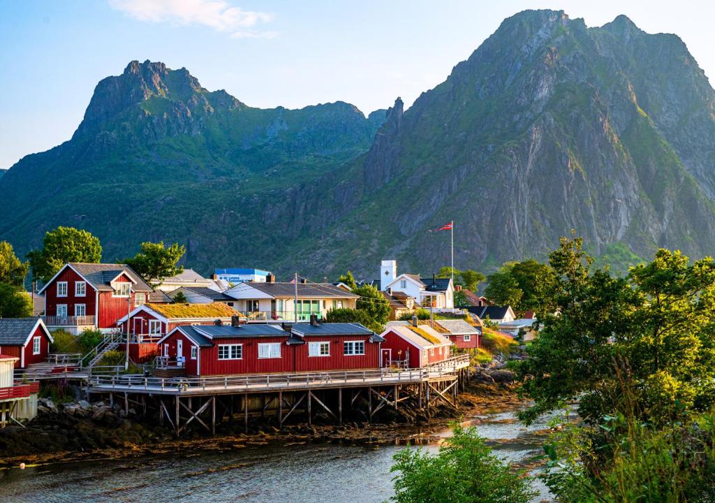 Svinøya Rorbuer, Svolvær (updated prices 2025)