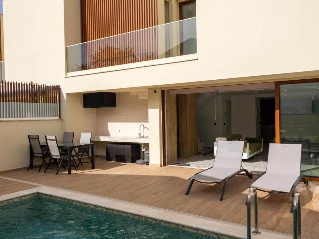 Eco Residence 05 House by Stay ici Algarve Holiday Rental, Albufeira ...