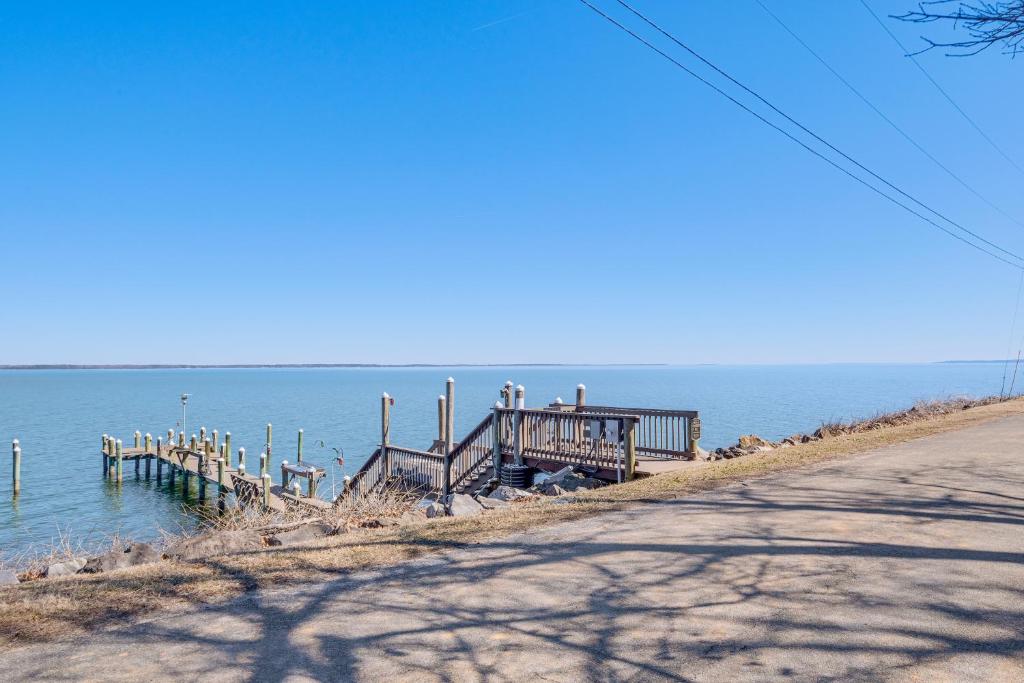 1 Mi to Colonial Beach Boardwalk Home with Fire Pit, Colonial Beach ...
