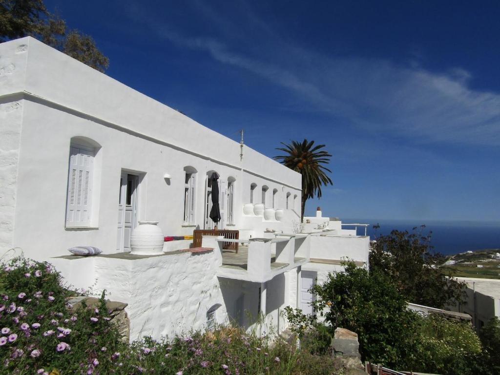 Traditional Cycladic House with a View, Artemon (updated prices 2025)