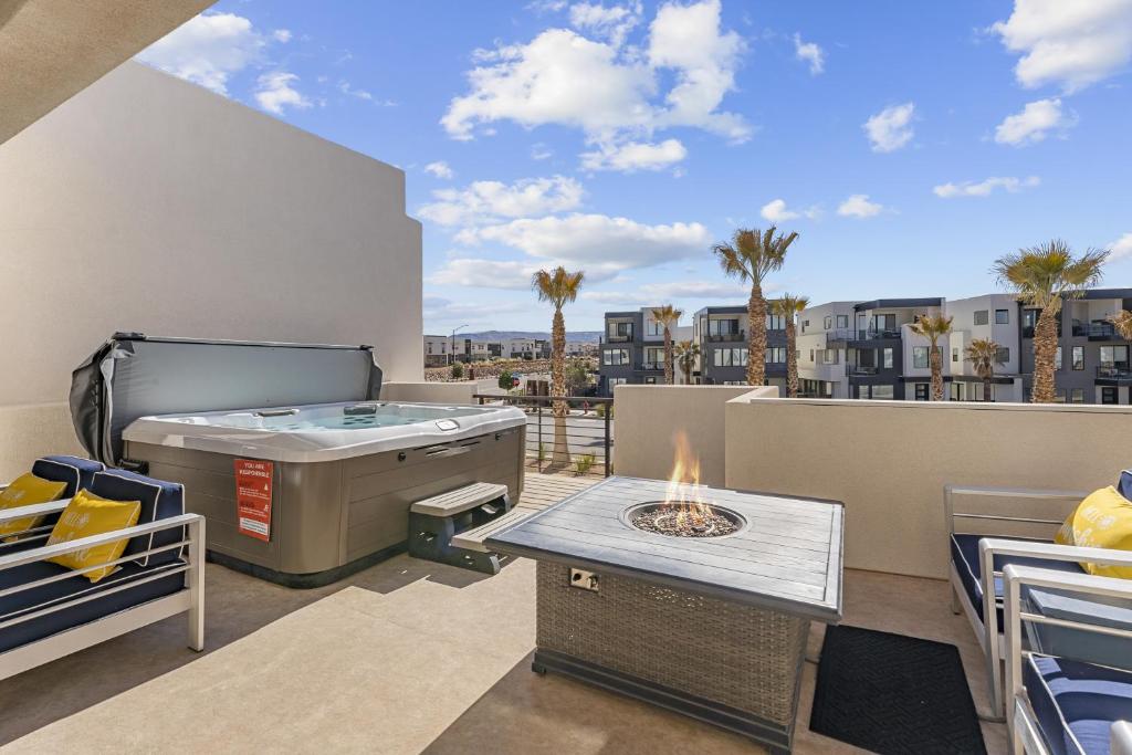 Pirates Den at the Shores townhouse, St. George (updated prices 2026)