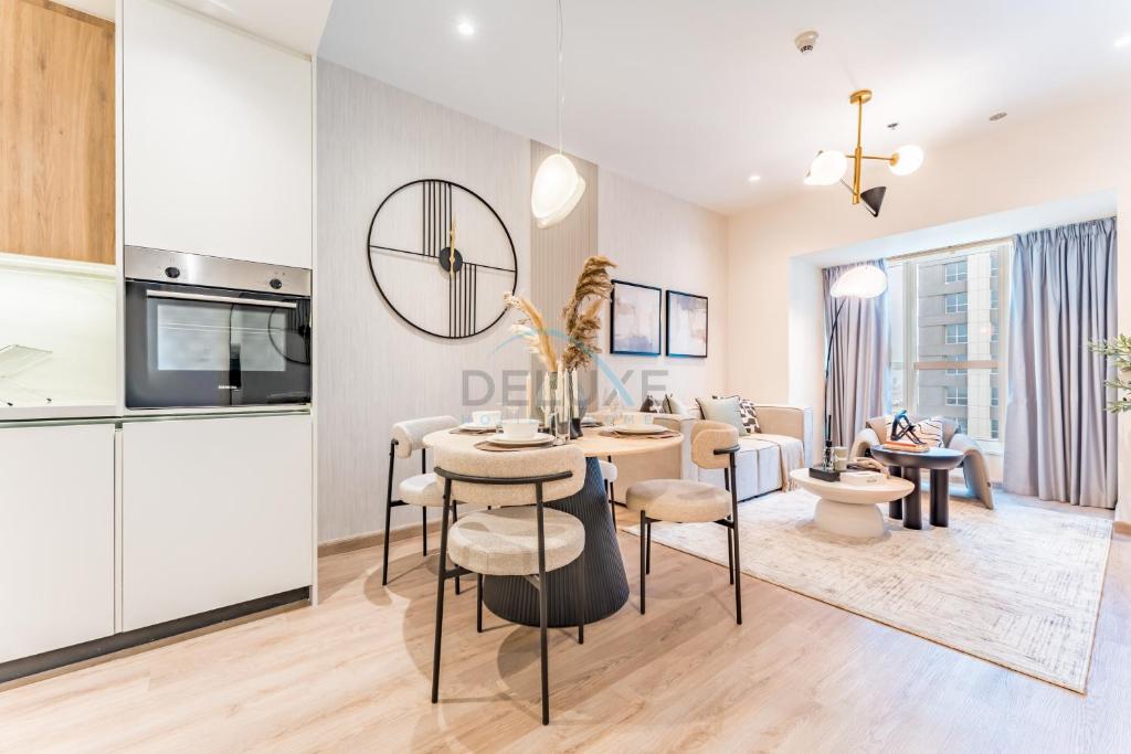 Redesigned High-Rise 1BR Near Key Landmarks, Elite Residence, Dubai ...