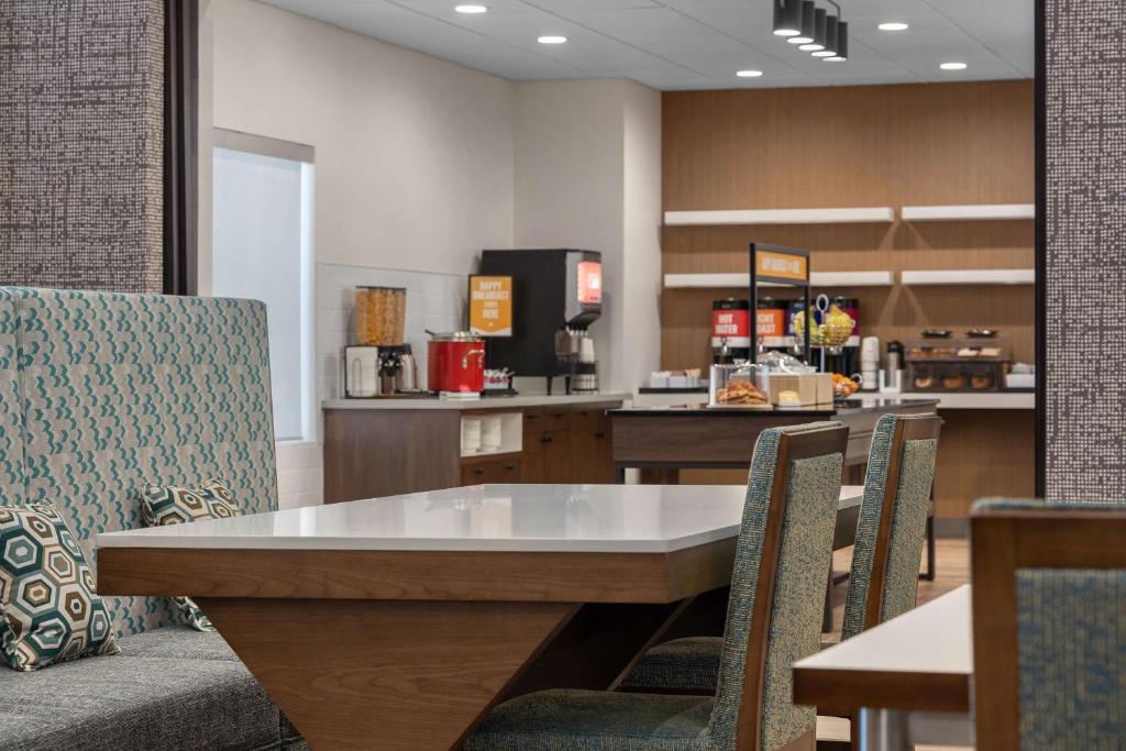 Hampton Inn & Suites Orangeville, On, Orangeville (updated prices 2025)
