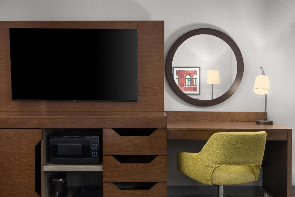 Hampton Inn & Suites Orangeville, On, Orangeville (updated prices 2025)