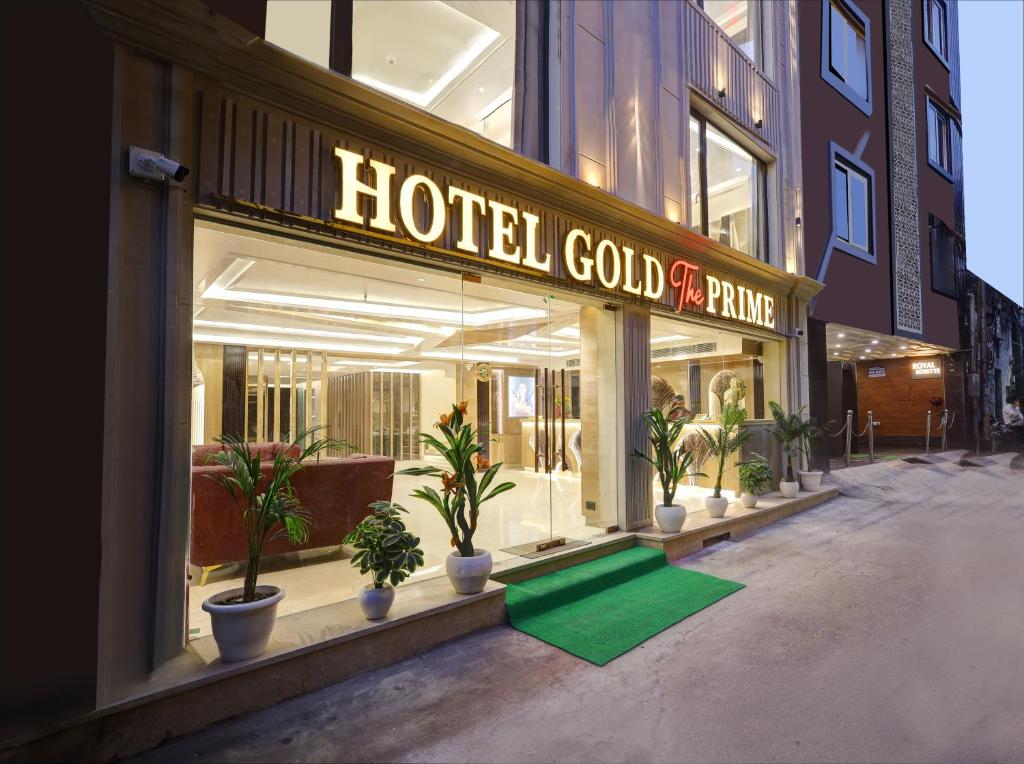 Gold The Prime Newly Built 2 Mins From Connaught Place and Railway ...