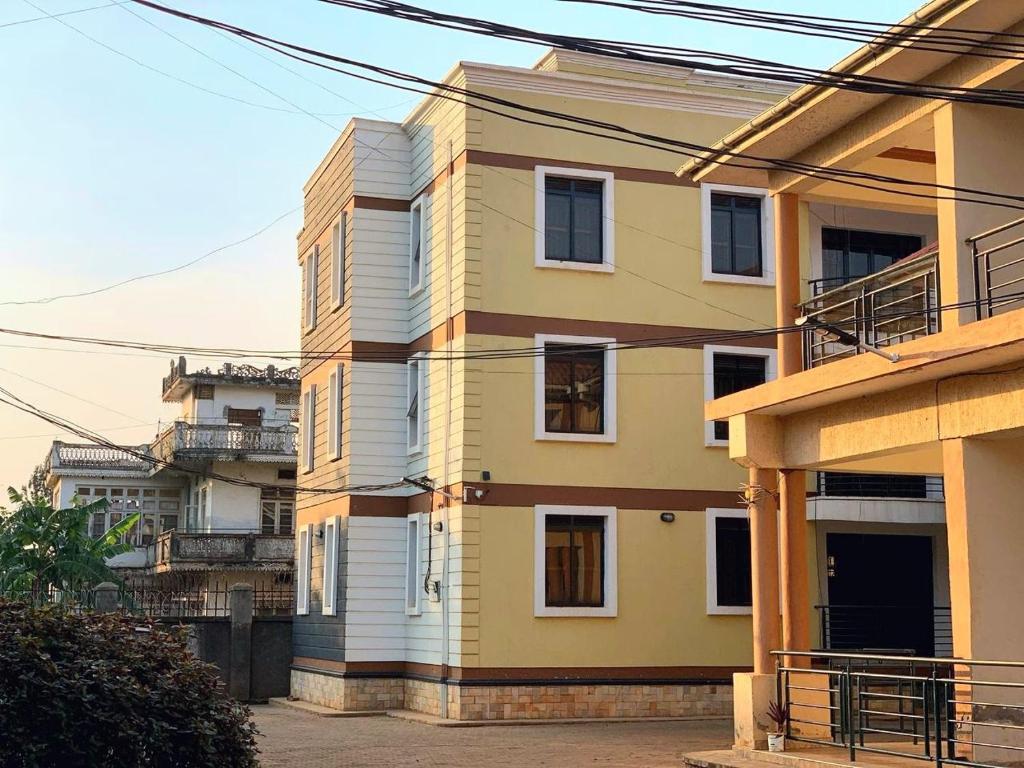 Cozy 1BR Retreat in Jinja, Walk to Golf Course & Town, Netflix, Wi-Fi ...