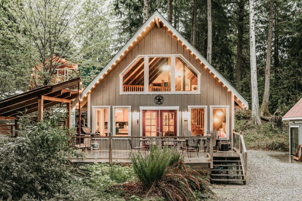 Mt Baker Rim Cabin #99 - Hot Tub - Wifi - Pets Ok, Glacier (updated ...