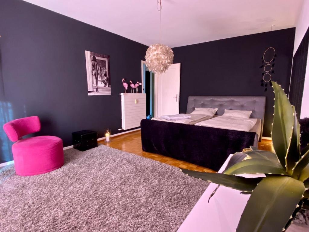Funky Spacious Apartment with Balcony, Basel (updated prices 2025)