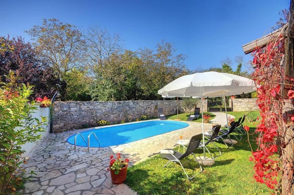 Villa Katherine with Pool and Game Room, Žminj (precios actualizados 2025)