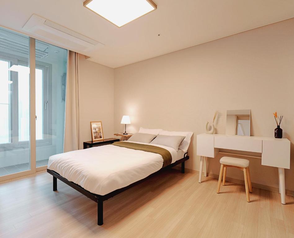 Incheon Inha Univ stan Full-option 2rooms newly built accomodation ...