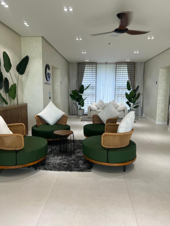 Netflix, Wifi studio unit, Talisay (precios actualizados 2025)