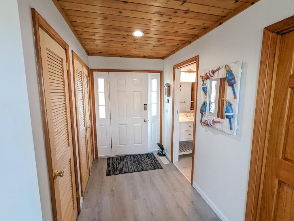 Cedar Cove - Waterfront home with Fire pit!, Deep Hole (aktualisierte ...
