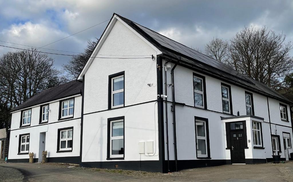 Faerdre Manor Large Holiday Home, Pont-Tyweli (updated prices 2026)