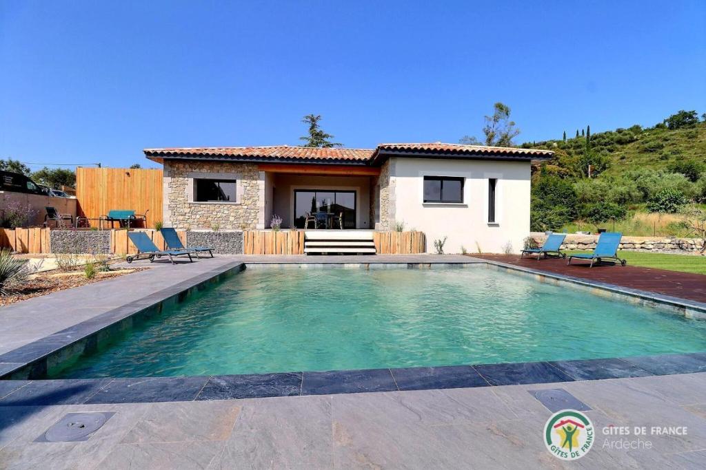 Villa la crozette 4 étoiles, climatisée avec grande piscine, Ruoms ...