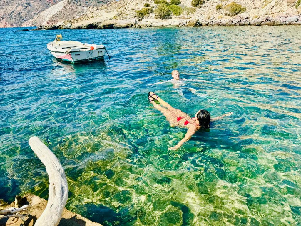 Milos island-Cavo paradiso ocean house, Areti (tarifs actualisés, 2025)