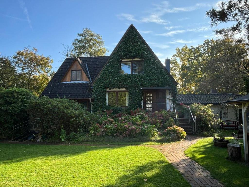Beautiful House with a huge Garden, Krupunder (updated prices 2026)