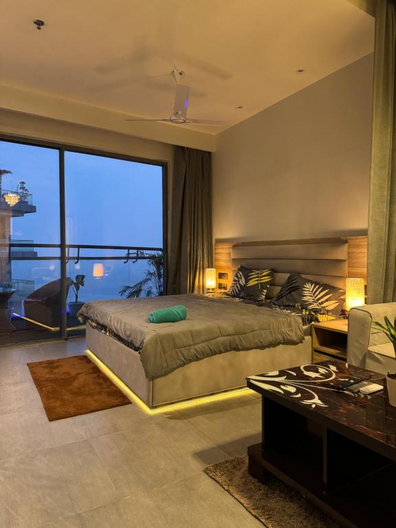 The Luxe Loft city or lake view, Noida (updated prices 2025)