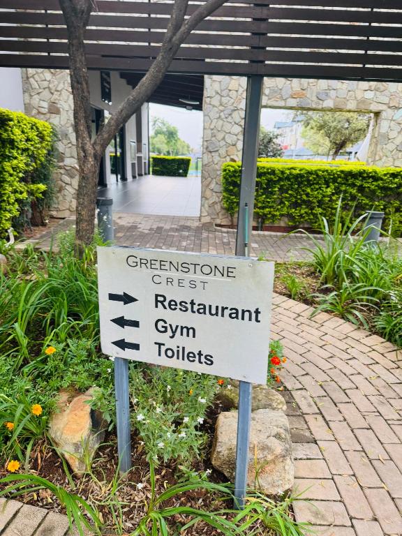 JMM Investments 2 Bedroom Apartment, Antwerp (updated prices 2025)