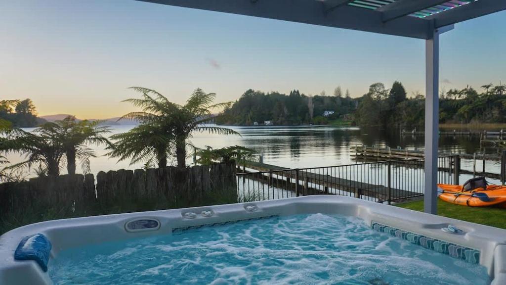 Lakefront Oasis, Okere Falls (updated prices 2026)