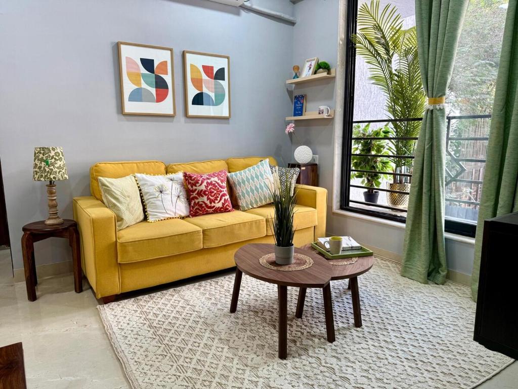 Modern 2 BR Bandra Trendy Location, Mumbai (updated prices 2025)