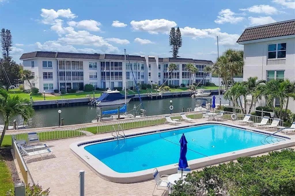 Waterfront Paradise On Longboat Key Beach Access, Longboat Key (updated ...