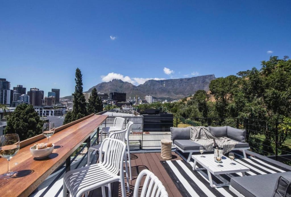 The Honeycomb a 3 Bed in De Waterkant with Hot tub, Cape Town (updated ...