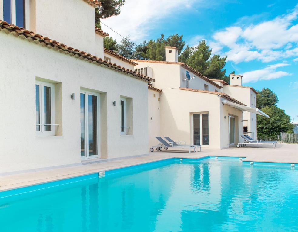 L Oasis Moderne piscine vue mer, Roquebrune-Cap-Martin (updated prices ...