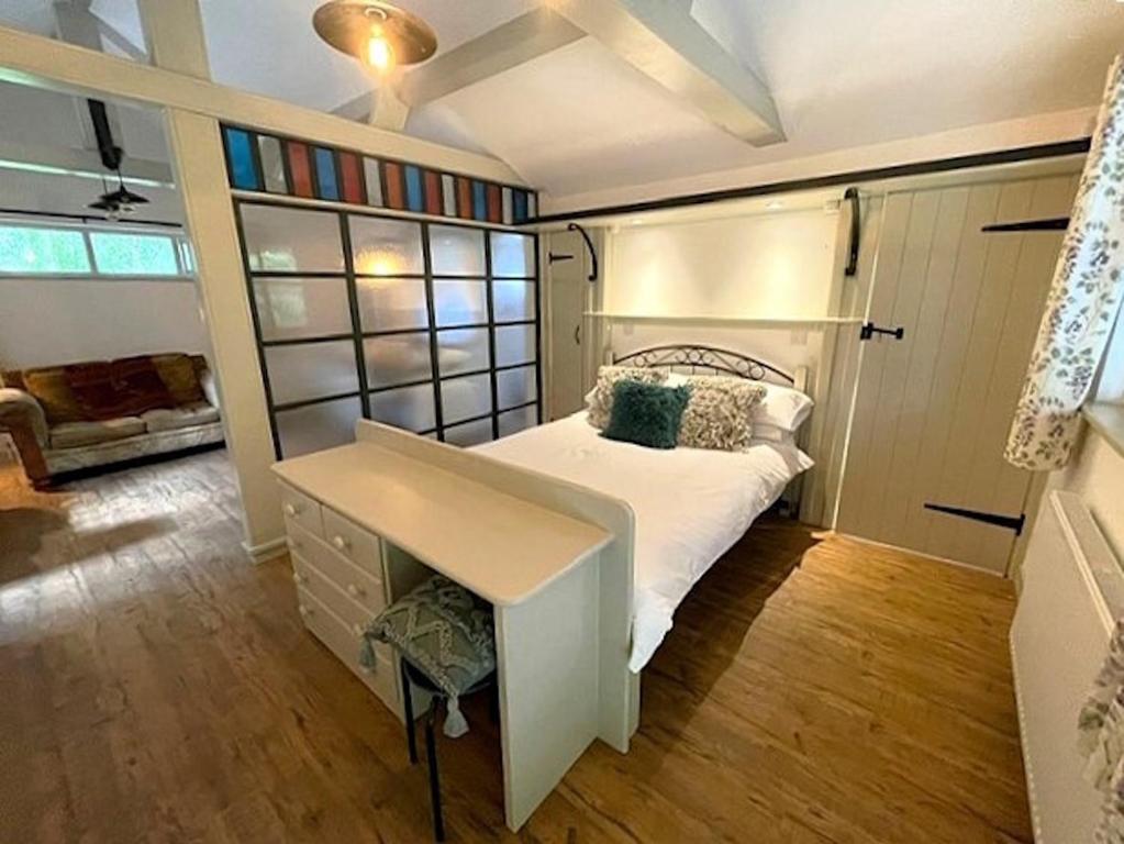 Woodman's Farm, Norwich (updated prices 2025)