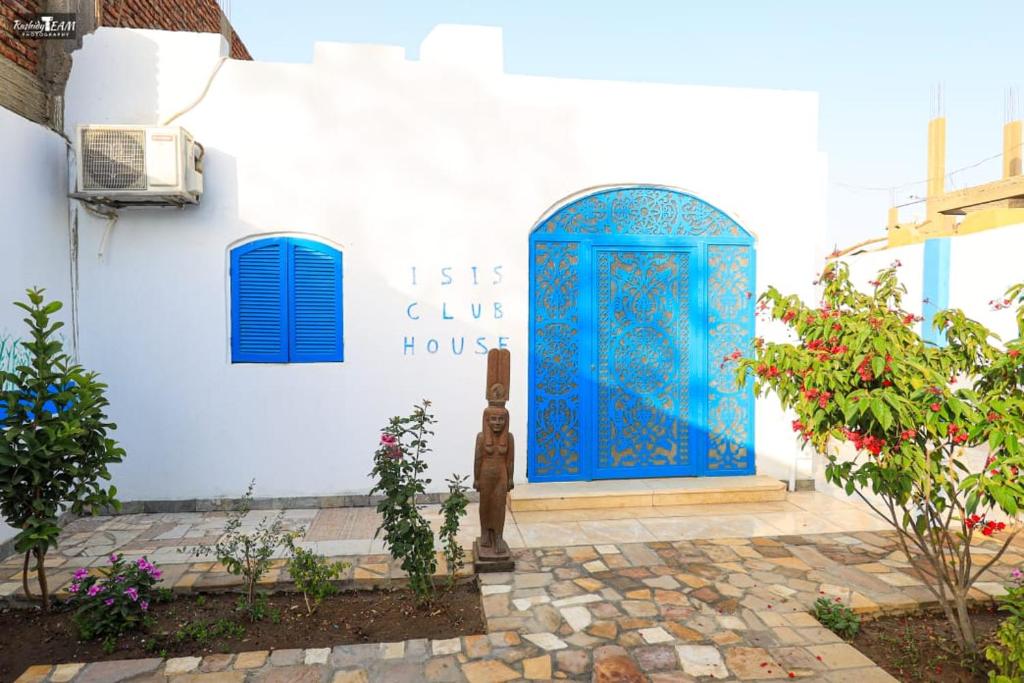 Isis Club House, ‘Ezbet Abu Ḥabashi (updated prices 2025)