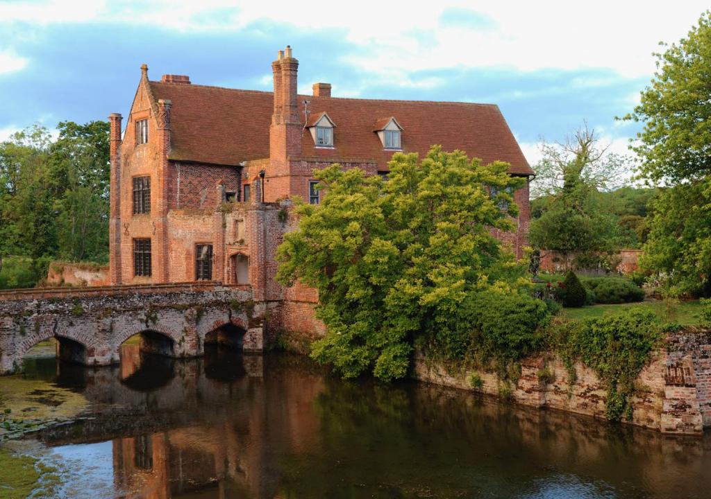 Crows Hall, Debenham (updated prices 2026)