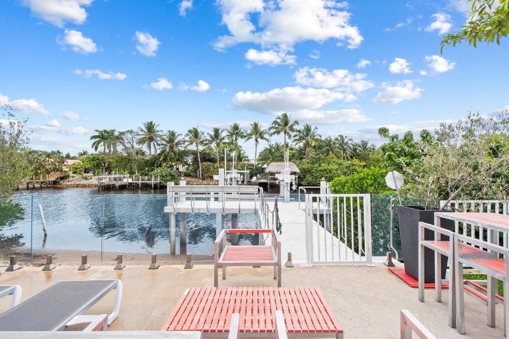 Unique Retreat - Unit D: Cool 2nd-Floor Retreat, Deerfield Beach ...