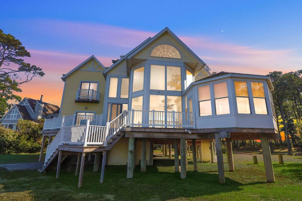 La Dolce Vita - Waterfront with boat dock!, Deep Hole (updated prices 2026)