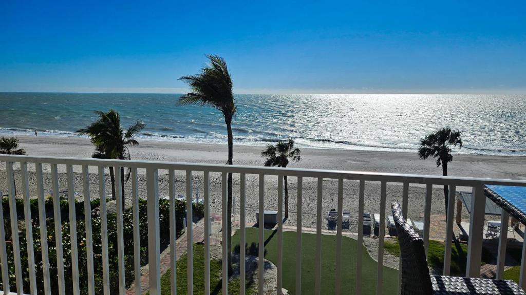 Sunset and Beach view apartment 402, Longboat Key (updated prices 2025)