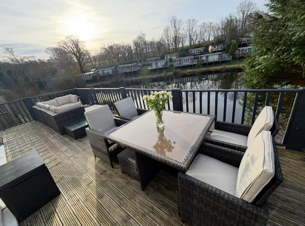 Dillons Lakeside Lodge, Caeathro (updated prices 2025)