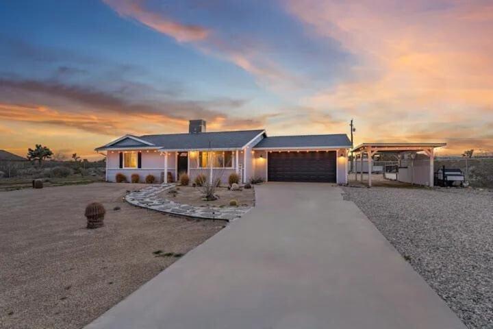 Maison YV - Fire-pit - Desert Beauty - A Location, Yucca Valley ...
