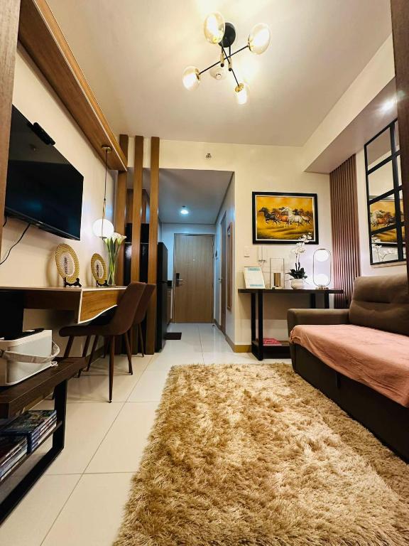 ARQ STAYCATION - RED RESIDENCES Makati, Manila (updated prices 2025)