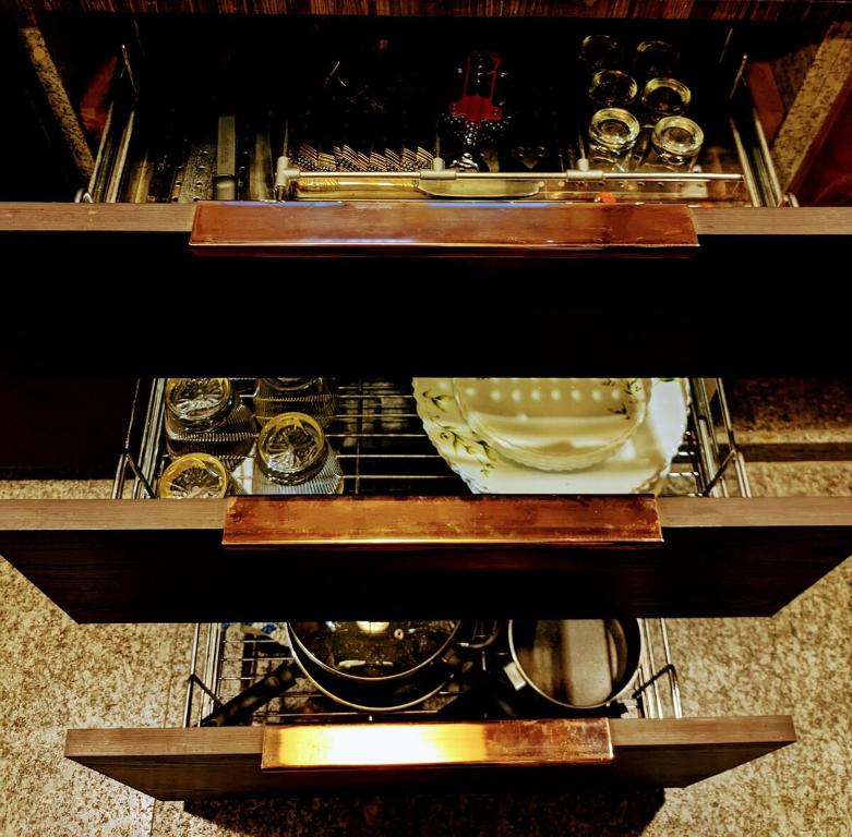 DLF 5 Bed Cozy Dugout Pool Table 4K Home Theatre, Gurgaon (preços ...