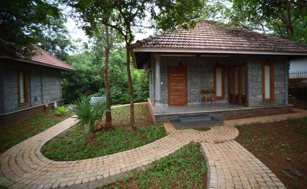 Hortus Malabaricus Garden Resort, Cheruthuruthi (updated prices 2025)