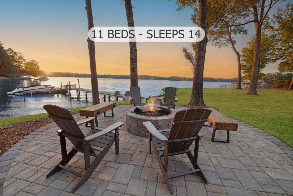 Channel Marker Exclusive Lakefront Home wHot Tub Custom Bunk Room Dock ...