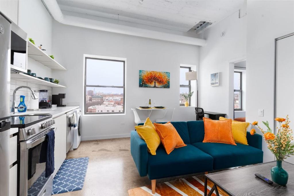 Majestic Modern Style Beach Front Rooftop WFH Gym, Chicago (updated ...