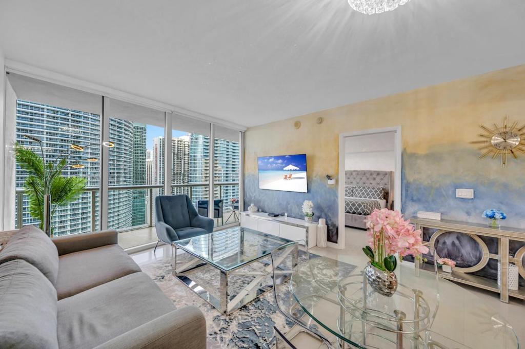 Icon Brickell 32nd FL Condo with Bay & City Views 5 star SPA access ...