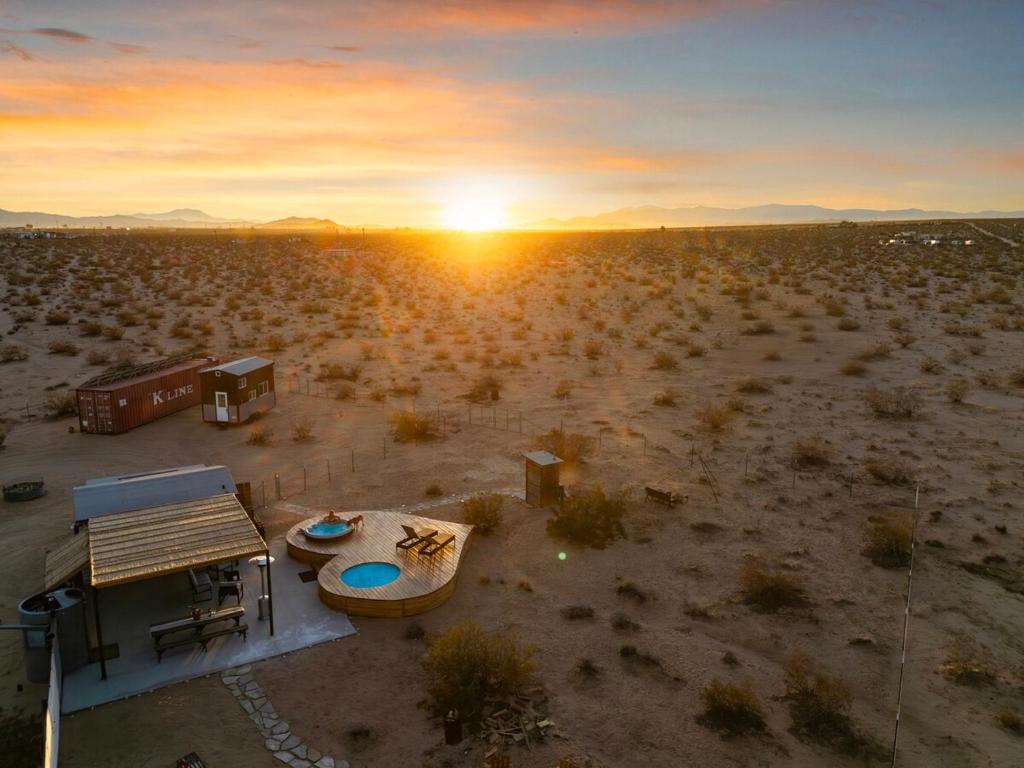 Mindy's Rustic Rabbit Cabin - Heart - Spa - View, Twentynine Palms ...