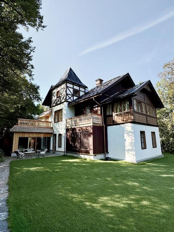 Villa Nicoletta - Luxus am See - Your Austrian Home, Altaussee (precios ...
