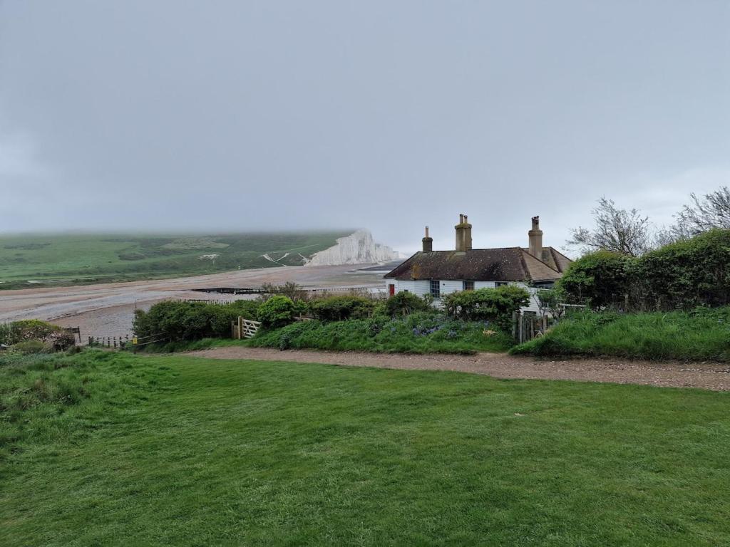 A Cosy Cabin at Cuckmere Haven, Seaford (updated prices 2025)